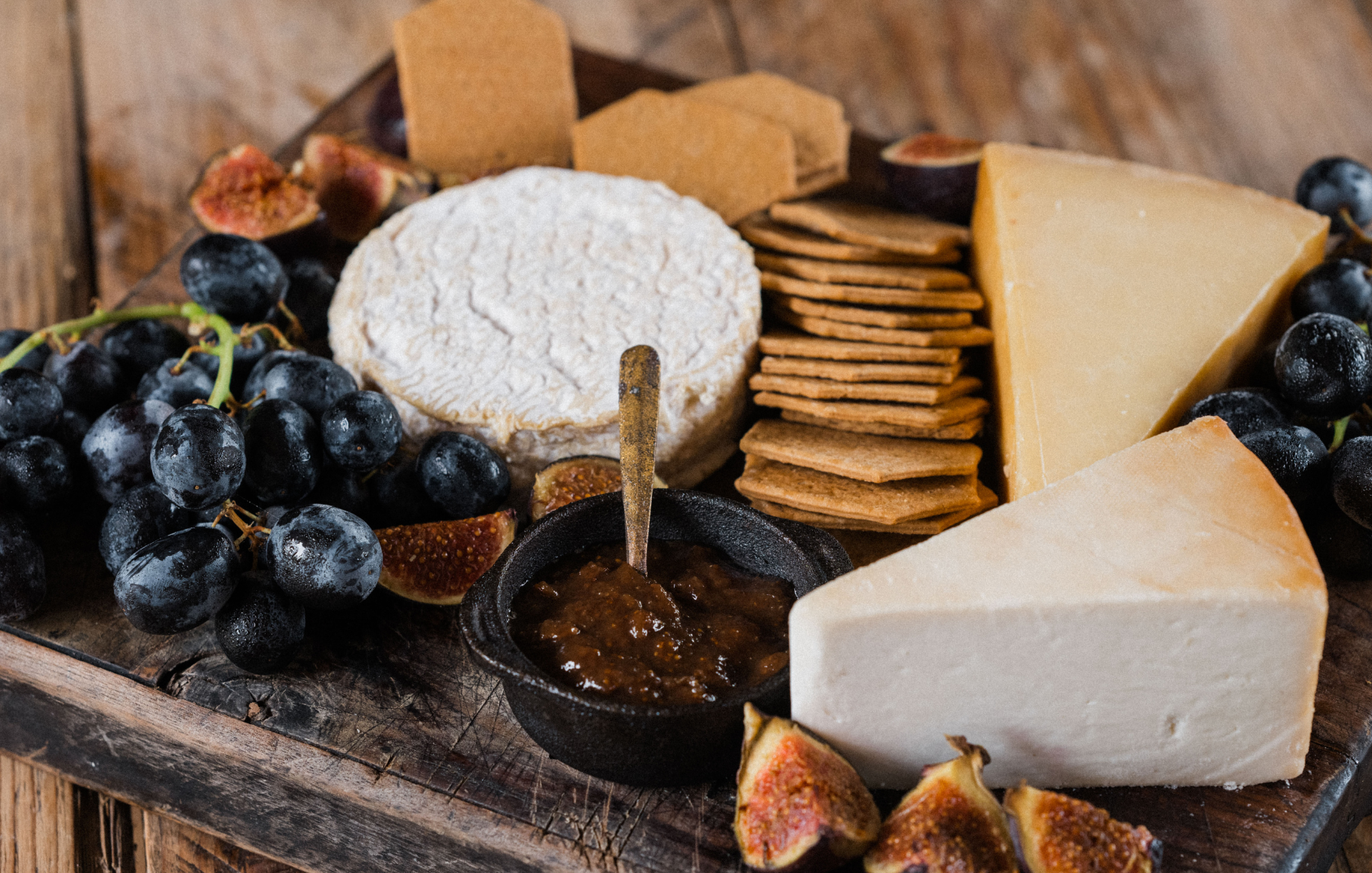 Heritage Cracker Selection Box | Pipers Farm